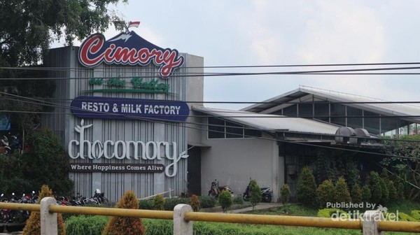 Rekomendasi Ngabuburit: Cimory on The Valley Restaurant