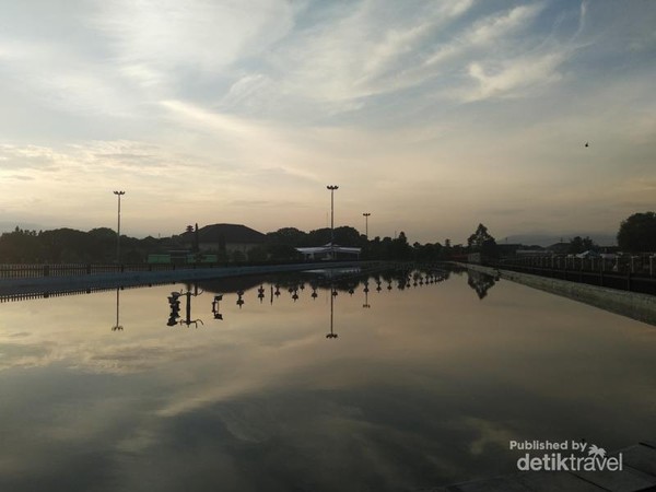 Seperti Ini Cantiknya Alun Alun Kota Cilegon di Pagi Hari