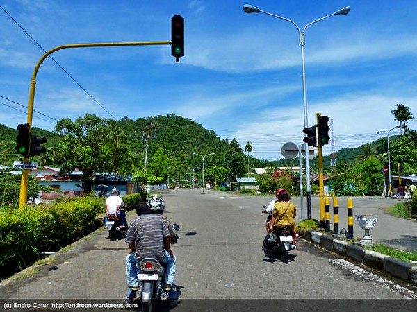 Serui dan Yapen: Kota dan Pulau Dinamis di Ujung Timur Laut Indonesia