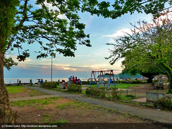 Serui dan Yapen: Kota dan Pulau Dinamis di Ujung Timur Laut Indonesia
