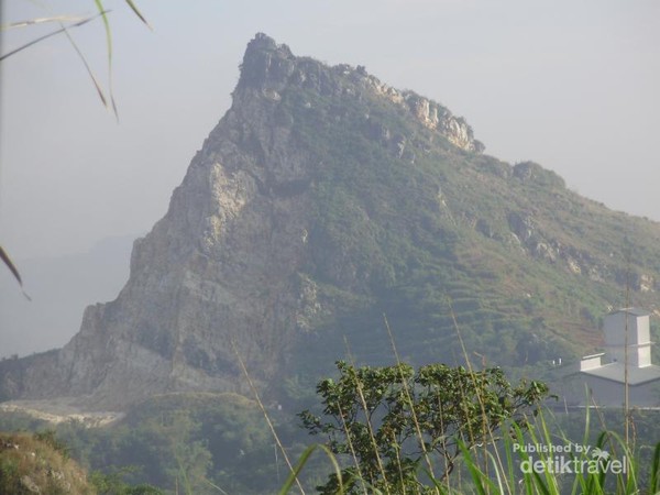 Serunya Eksplorasi Tebing Karst di Citatah, Padalarang