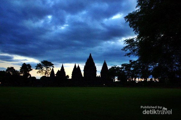 Siluet Sunset Candi Prambanan, Cantiknya...
