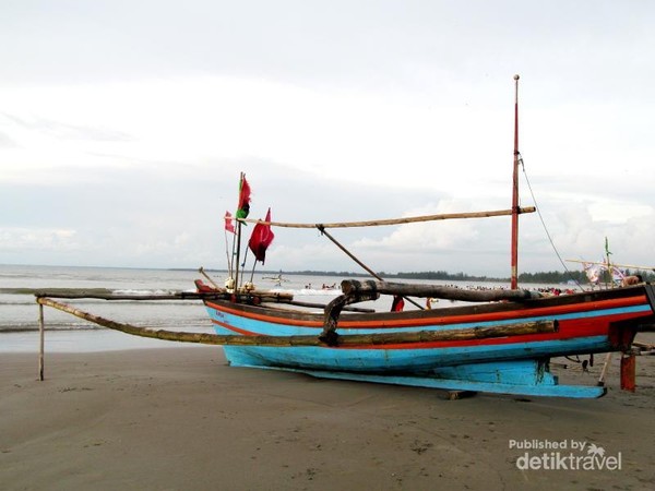 Sunset Dahsyat di Pantai Tapak Paderi Bengkulu