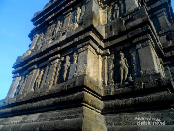 Tak Pernah Bosan ke Candi Prambanan