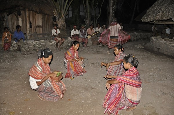 Tarian Sebo Maikat (Suo Maeka), Suku Boti