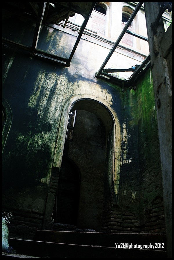 Terbawa ke Masa Lalu di Gedung Kuning, Semarang