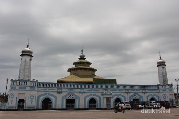 Wisata Religi ke Masjid Tertua di Padang