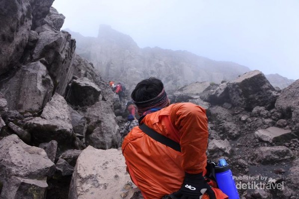 Begini Kerasnya Trek Gunung Raung