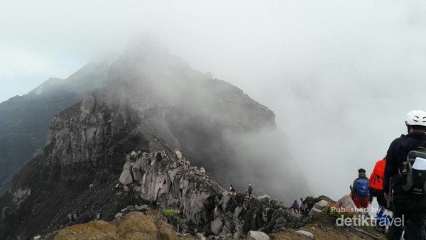 Begini Kerasnya Trek Gunung Raung