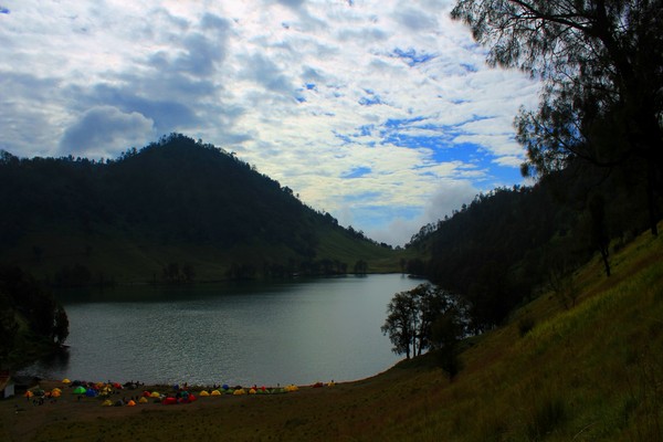 Danau Ranu Kumbolo, Cantiknya Menghipnosis