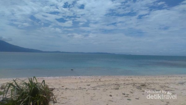 Dibikin Lupa Daratan oleh Pulau Sebuku Kecil Lampung