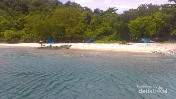 Dibikin Lupa Daratan oleh Pulau Sebuku Kecil Lampung