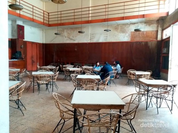 Foto: Toko Roti Legendaris di Bandung