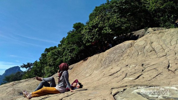Gunung Lembu, Tempatnya Pemandangan Cantik di Purwakarta