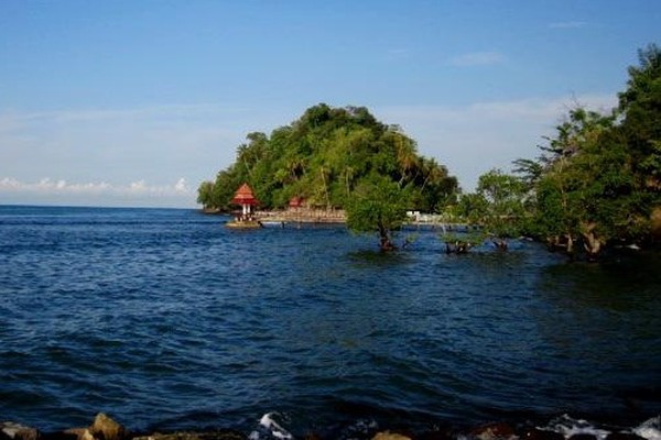 Indonesia Tampak Lebih Indah di Pantai Painan