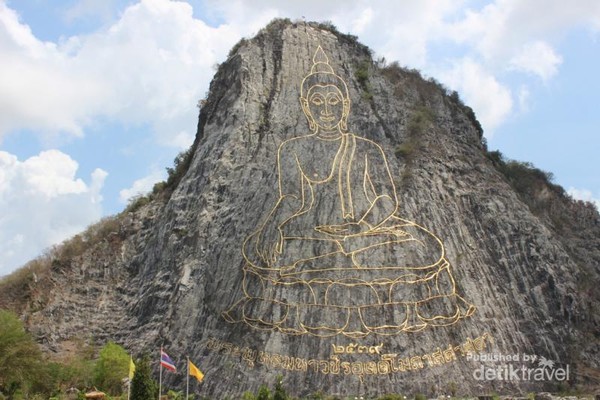 Kemegahan Laser Buddha dari Thailand