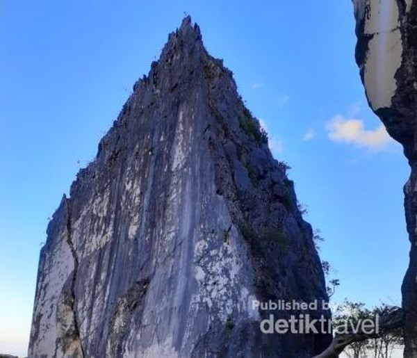 Megahnya Bukit Marmer di Timor Tengah Selatan