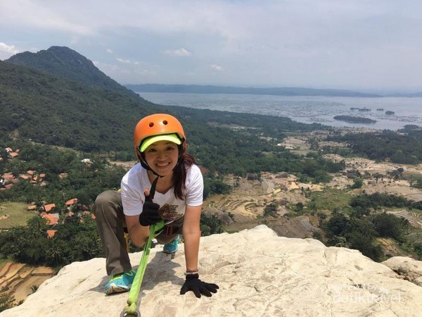 Menjajal Panjat Tebing Tertinggi Kedua di Asia