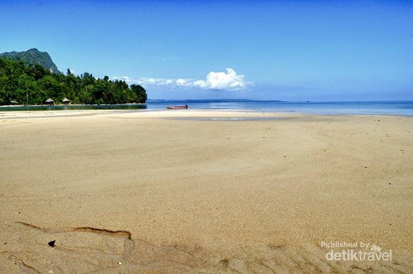 Pantai Air Belanda, Perawan Indah dari Pulau Seram Utara