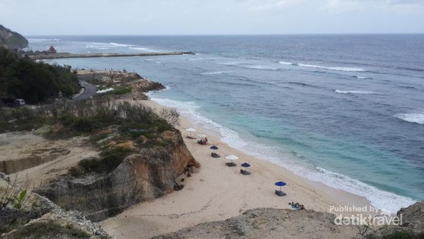Pantai Melasti Bali yang Instagramable