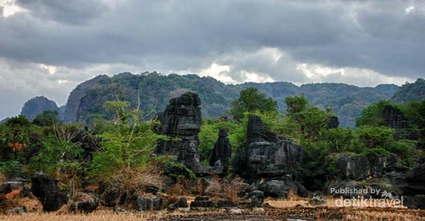Pegunungan Karst Spektakuler dari Sulawesi