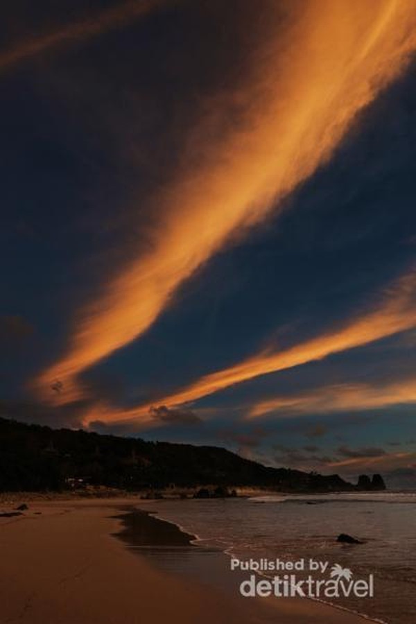 Potret Sunset Terindah dari Resort Terbaik Dunia 2016