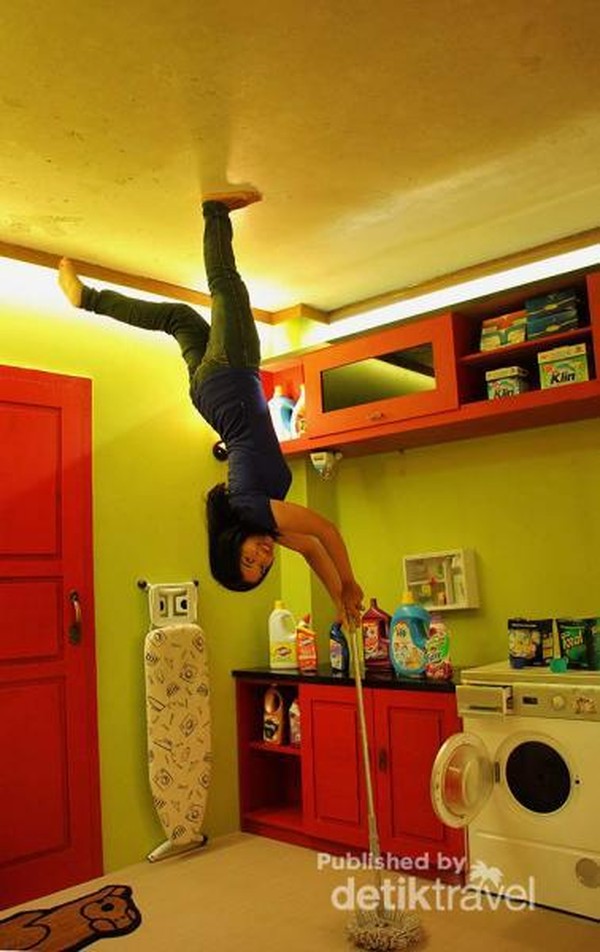 Sensasi Dunia yang Terbolak-Balik di Yogyakarta