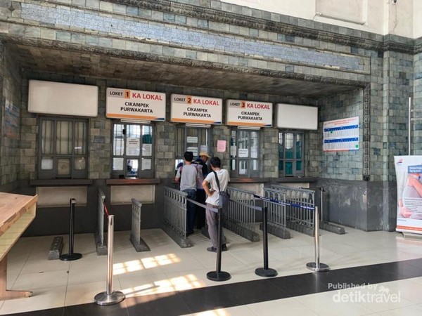 Stasiun Tanjung Priuk yang Terjaga Keasliannya