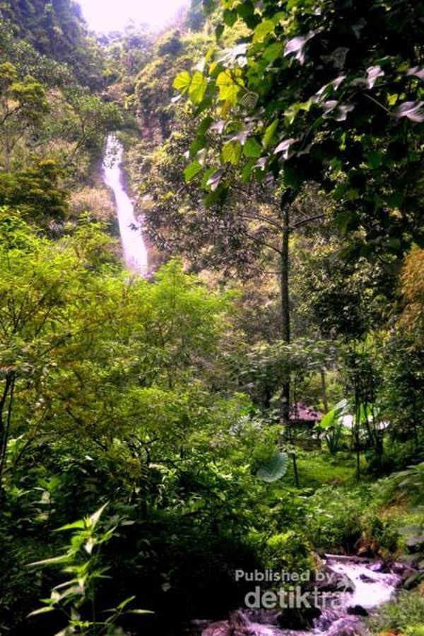 Subang Nggak Cuma Ciater, Ada Curug Cibareubeuy!