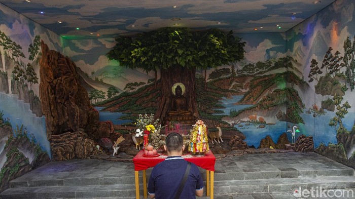 Momen Perayaan Imlek di Wihara Toa Se Bio