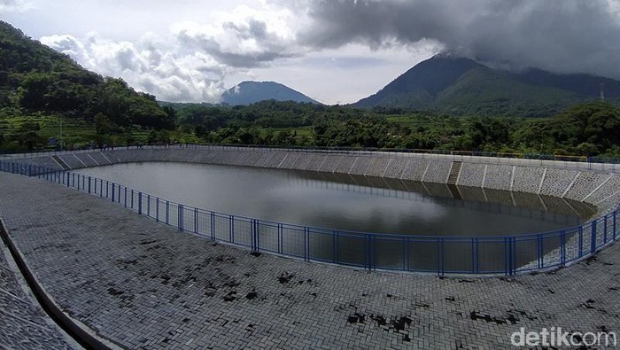 Potret Cantiknya Embung Sekembang di Pagergunung Magelang