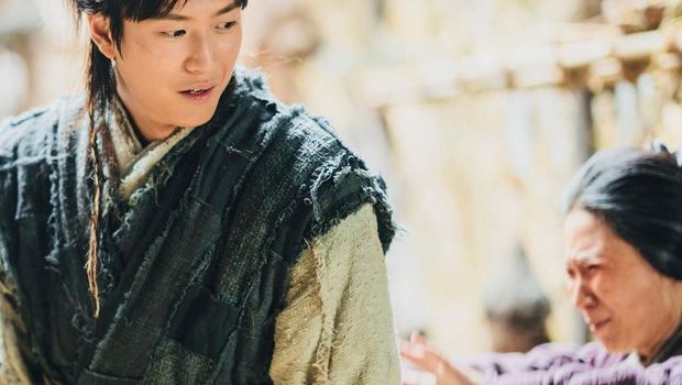 Penampilan Na In Woo Gantikan Ji Soo di River Where The Moon Rises Penampilan Na In Woo Gantikan Ji Soo di River Where The Moon Rises
