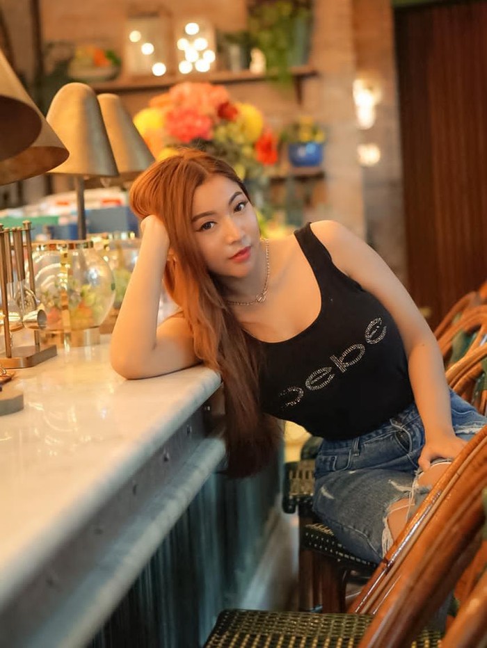 7 Potret Monica Indah, Korban Iklan Selebgram Filler Payudara