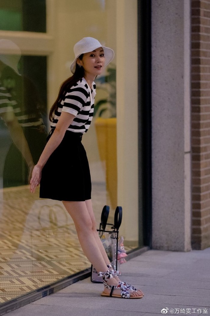 Joey Meng, Aktris Pemilik Kaki Terindah di Hong Kong