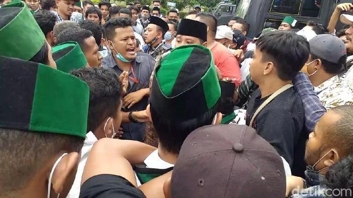Momen Adu Jotos Pemilihan Ketum HMI di Surabaya