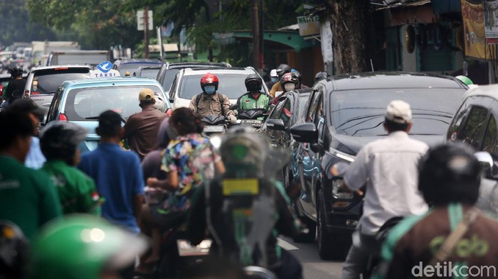 Ada Penggerebekan Teroris, Jalan Raya Condet Macet