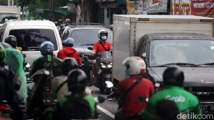 Ada Penggerebekan Teroris, Jalan Raya Condet Macet
