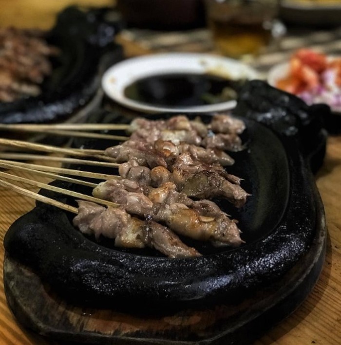 20 Sate dan Gule Kambing Maknyus Ada di Sini