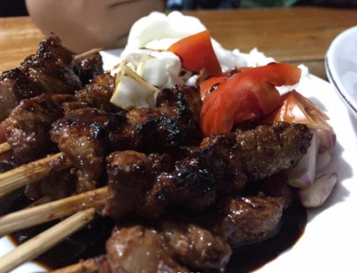 20 Sate dan Gule Kambing Maknyus Ada di Sini