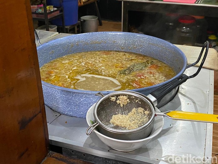 Slurpp! Gurih Segar Soto Gading yang Jadi Favorit Jokowi