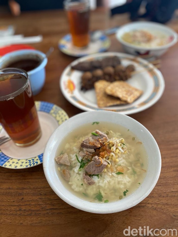 Slurpp! Gurih Segar Soto Gading yang Jadi Favorit Jokowi
