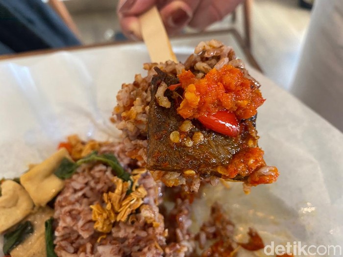 Mantul! Enaknya Ayam Geprek dan Dendeng Batokok Vegan yang Sehat