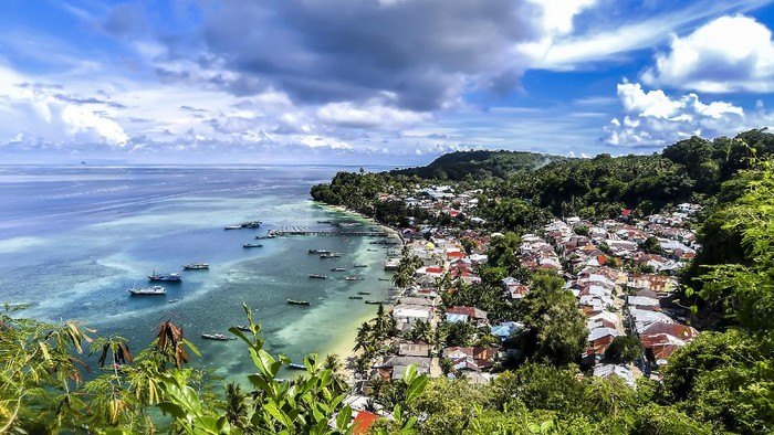 Wisata Banda Neira, Pesona Alam hingga Jejak Sejarah Keserakahan Kolonial Wisata Banda Neira, Pesona Alam hingga Jejak Sejarah Keserakahan Kolonial