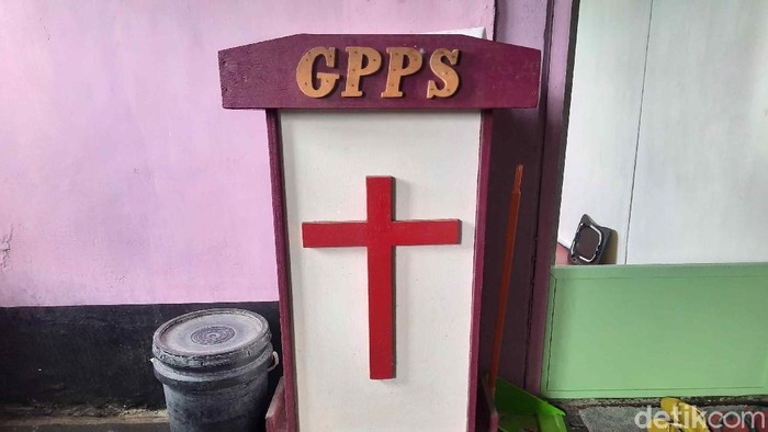 Melihat Lebih Dekat 'Gedung Setan' Berusia 200 Tahun di Surabaya