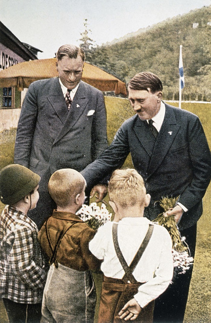 Kilas Balik Adolf Hitler yang Lahir di Hari Ini