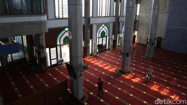 Megahnya Masjid Al Azhar di Kalimalang