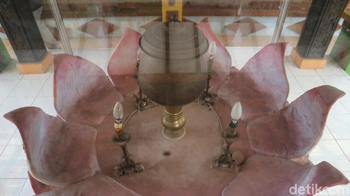 Menyambangi Monumen Ari-ari RA Kartini di Jepara