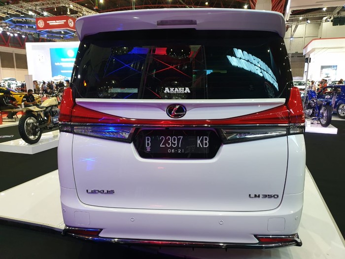 Toyota Alphard Dipermak Jadi Lexus LM 350
