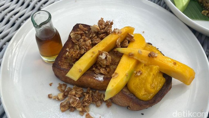 Menikmati Sarapan Sehat dengan Pemandangan Cantik Pantai Canggu