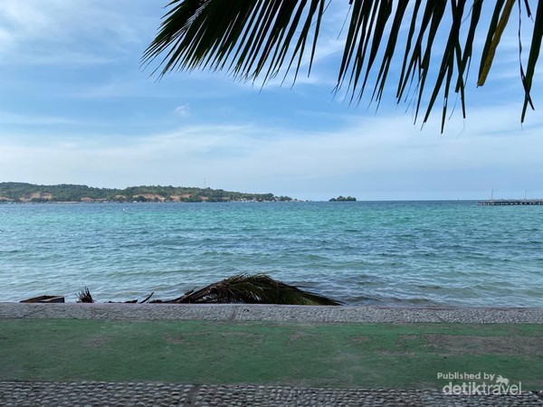 Terhipnotis Senja di Pulau Bokori